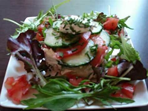 Mille feuilles de concombre tomate et chèvre frais de La Table De