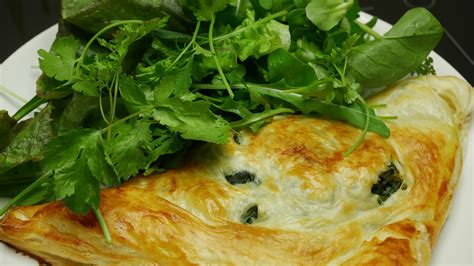 Blätterteigtaschen mit Mangold Feta Füllung Feinschmeckergarten