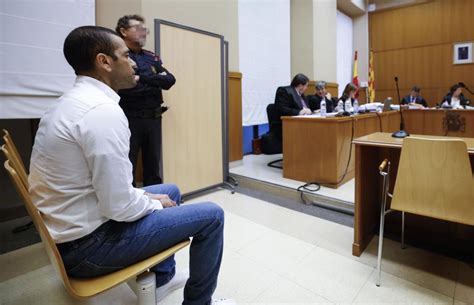 Las primeras imágenes de Dani Alves en el juicio Foto 21 de 31