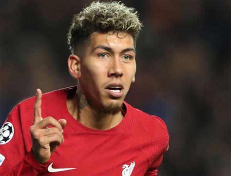 Roberto Firmino prepara as malas e está pronto para assinar contrato