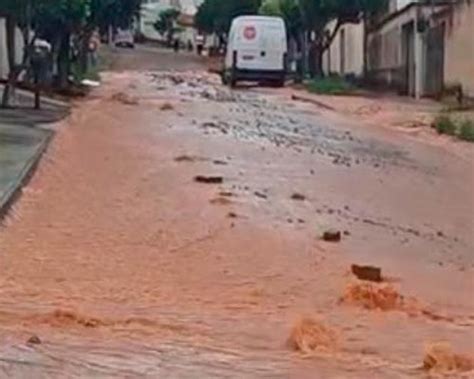 Rompimento De Adutora Da Copasa Deixa Diversos Bairros De Patos De