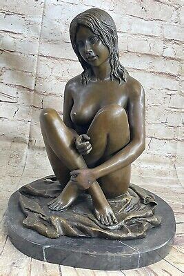 Bronze Naked Girl Statue Sitting Nude Woman Sculptures Mens Dorm Decor