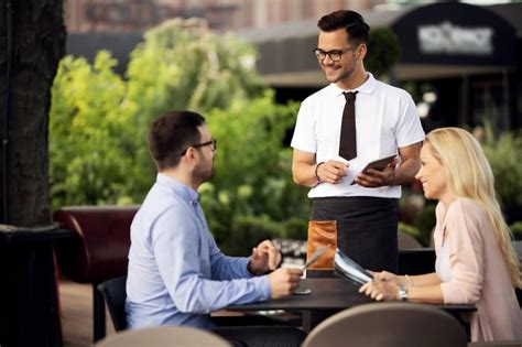 Panduan Menulis CV Manager Resto Yang Profesional Lengkap Dan Menarik