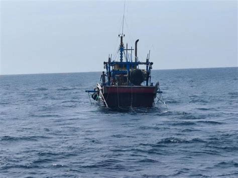 Pati Tangkap Ikan Di Zon Larangan Dicekup Utusan Malaysia
