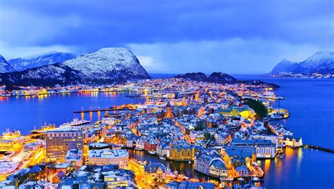 Sommaroy Il Paese Norvegese Che Vuole Vivere Senza Tempo The Wom Travel