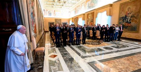 Papa Francisco Alienta A Los J Venes A Ser Artesanos De Esperanza