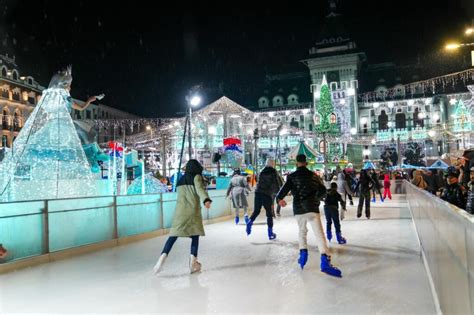 FOTO A fost deschis Târgul de Crăciun de la Craiova cu prima roată hi