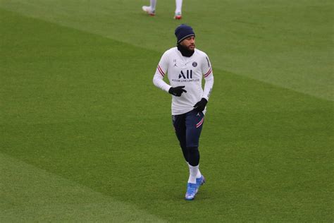 News Pros Neymar Montre En Images Ses Bonnes Sensations Les Titis