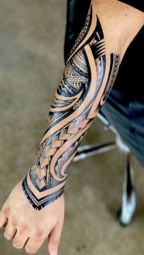 Pin de 1925 em tattoo Tatuagens maori antebraço Tatuagem maori braço