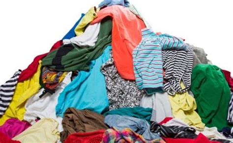 Qué significa soñar con montones de ropa usada Descubre los