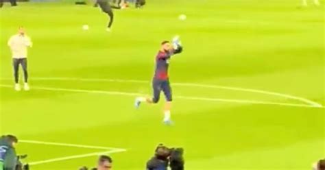Gigio Donnarumma Insulti Dai Tifosi Del Milan La Sua Reazione Spiazza