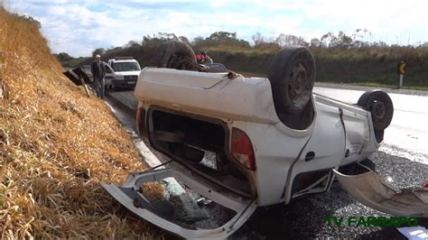 Carro Da Prefeitura Capota Na BR 290 YouTube