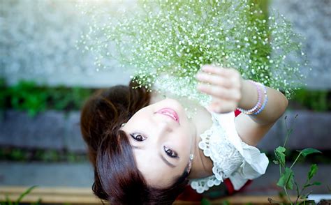Wallpaper Face Sunlight Women Model Looking At Viewer Grass