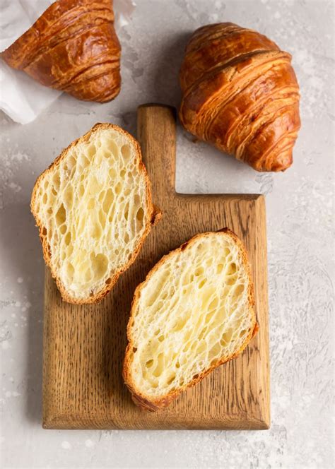 Croissants caseros cómo hacer cruasanes esponjosos y crujientes
