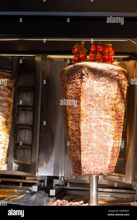 Traditionelle türkische Speisen Döner Kebab Turnspit Schräglauf kebap