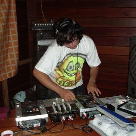 Stream Práxis DJ music Listen to songs albums playlists for free on