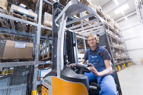 Ausbildung zur Fachkraft für Lagerlogistik A Storm