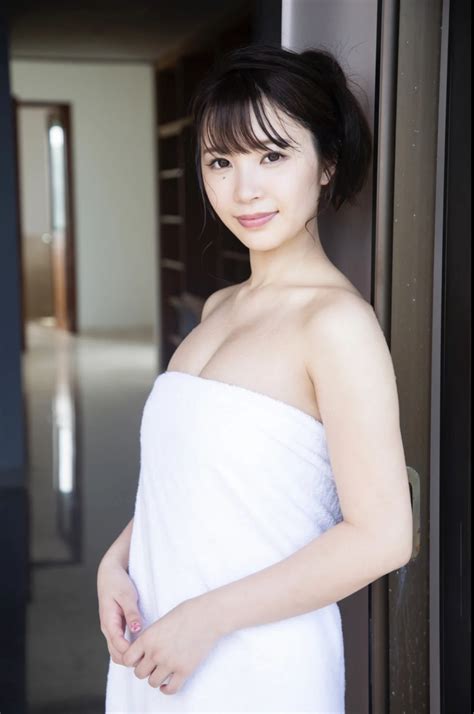 Photobook 海里 元高級デパート受付嬢が脱いだっ FRIDAYデジタル写真集 XASIA