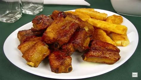 Costelinha Assada Mandioca Frita Uma ótima Pedida Para Hoje