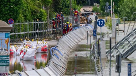 Hochwasser In Bayern Lage Bleibt Angespannt Erneut Regen Erwartet
