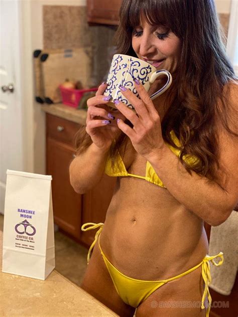 Banshee Moon Onlyfans Bikini Coffee Nude Set Leaked Thotslife