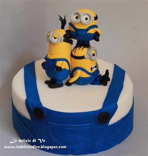 Minions Cake Decorated Cake By Le Delizie Di Ve CakesDecor