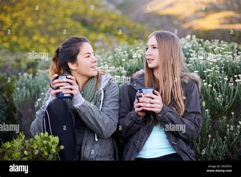 Femmes chaudes Banque de photographies et dimages à haute résolution
