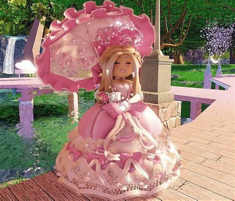 15 Girly Roblox Royale High Outfits Watson Loquiall