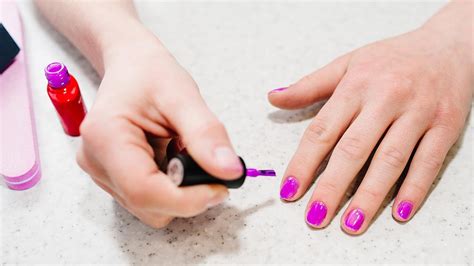 Cómo hacerte las uñas de gel en casa todo lo que necesitas