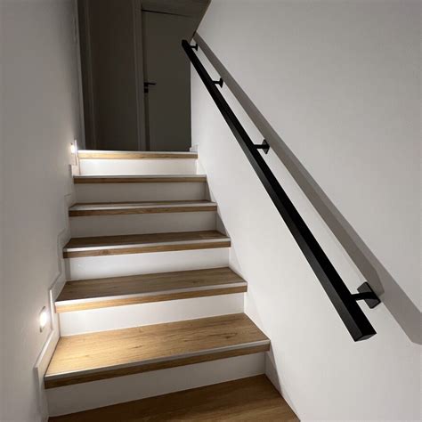 Handlauf Schwarz Eckig 40x40 Mm Mit Haltern Typ 16 Handlauf Experte