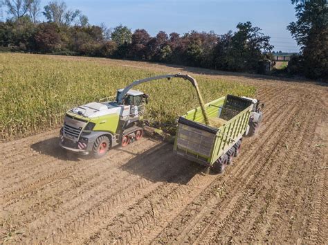 Claas Claas Jaguar Terra Trac Met De Nieuwe Claas Orbis