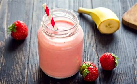 Receta de Batido de Fresa Banana y Yogur Smoothie Fácil