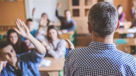 Cuánto cobra un profesor de secundaria en Argentina 2023
