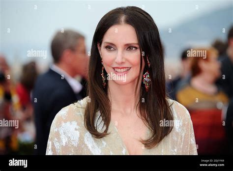 Frederique Bel Assiste A Un Tapis Rouge Lors Du 30eme Festival Du Film