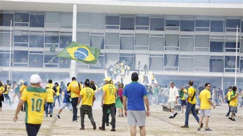 Del Capitolio A Las Instituciones De Brasil Claves De Dos Asaltos A La