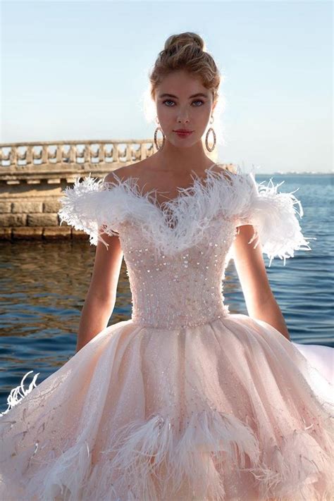 Robe De Mariée A Plume Shop fabricadascasas