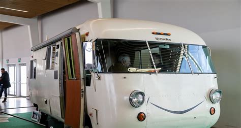 Le salon Rétromobile 2023 met à l honneur vans aménagés et camping