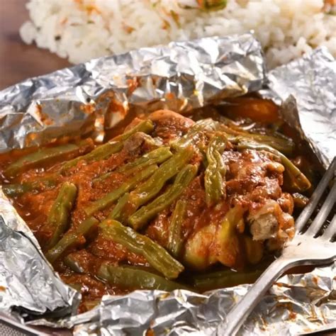 Receta de mixiotes de pollo con nopales Planeta Gastronómico