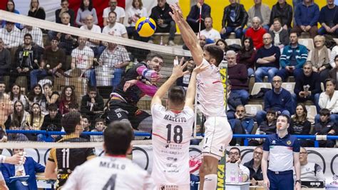 Volley Smartsystem Fano Travolge Erm Group San Giustino E Conquista Il