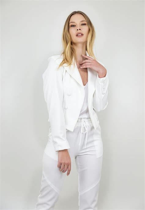 Blazer branco como usar essa peça incrível FOTOS