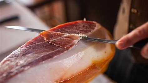 Cómo cortar jamón paso a paso y de forma correcta