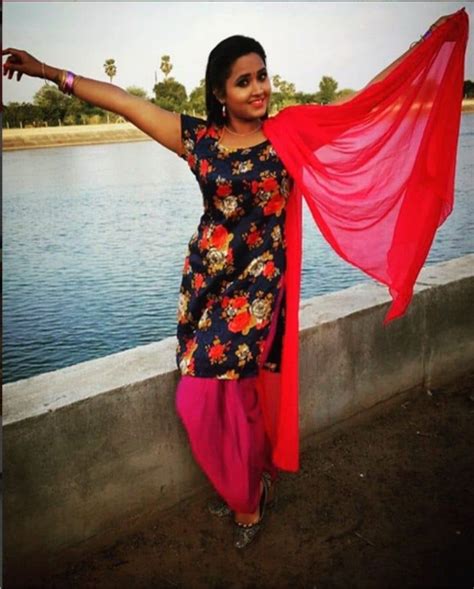 Kajal Raghwani Hot Wallpapers Picture Image Gallery Hd Photos Pics