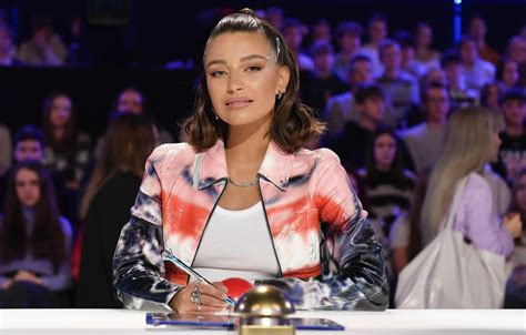 Tak żyje Julia Wieniawa Nowa jurorka Mam Talent publikuje prywatne