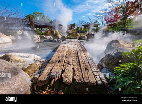 Beppu Japón 25 2022 de noviembre Aguas termales de Oniishibozu
