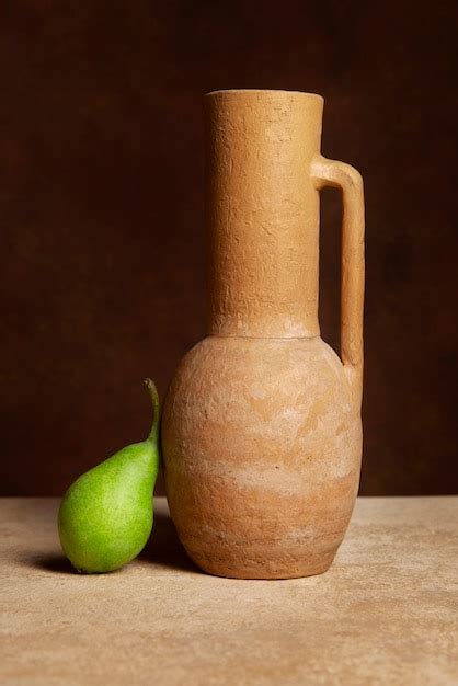 Free Photo Beautiful Baroque Vase And Pear Still Life
