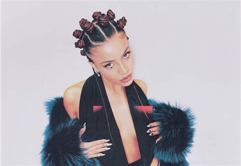 Emilia vuelve a los años 2000 en su nuevo single y videoclip Jagger