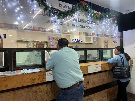Exhortan a isleños a aprovechar descuentos en multas y recargos del Predial
