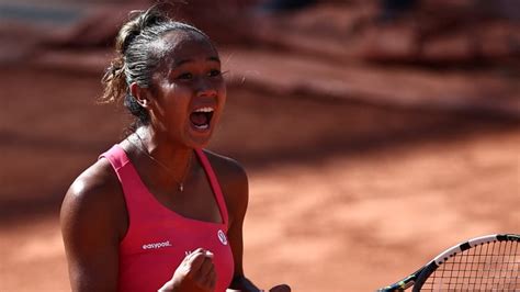 Leylah Fernandez Tops Poland S Magda Linette In 1st Round Of French