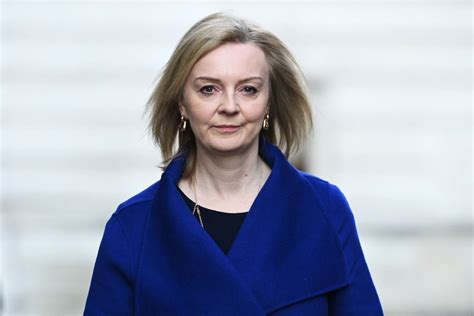 Liz Truss è la nuova premier inglese chi è la Lady di ferro che