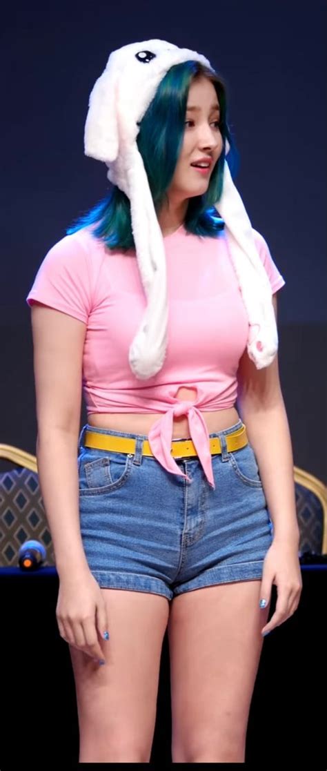 Pin De Shigeki Matsumoto En Nancy Momoland Mujeres Asi Ticas Hermosas